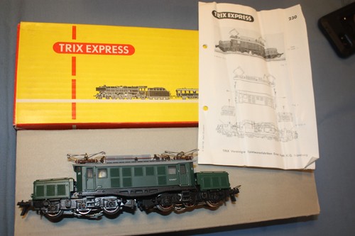 German 'Trix Express' Crocodile Electric Type Locomotive #230-HO scale ...