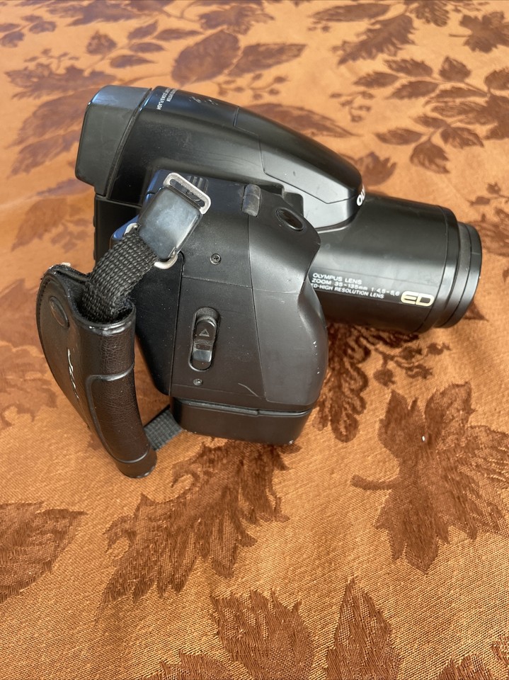 Vintage 1990 Olympus IS 1000 , 35mm Film Camera with 35-135 mm 1:4.5 -5 ...