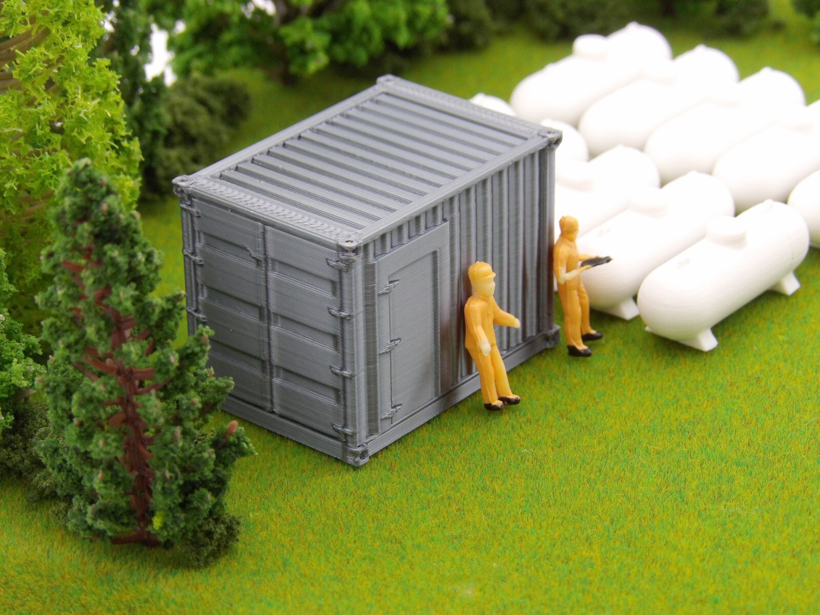 HO Scale Propane Filling Station – 10x 500-Gallon Tanks + 1 Shed – 3D ...