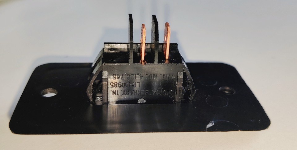 Sigma LR-20985 Momentary On/Off Rocker Switch w/ Faceplate - Black 13A ...