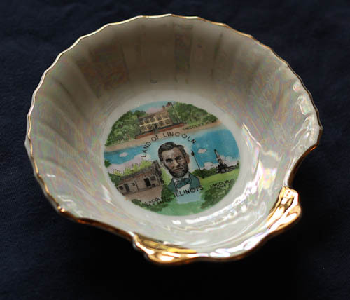 Lincoln Shell-Shaped Ashtray, Ceramic, Pearlized, Abraham Lincoln ...