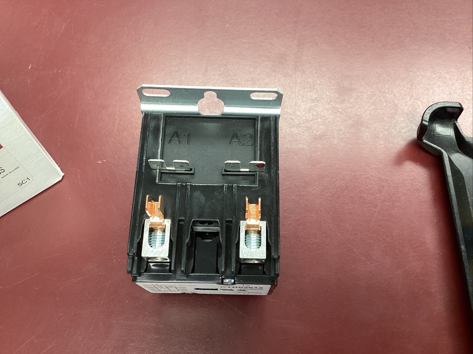 CONTACTOR; 2P/3POLE BASE 40A 24VAC / LUGS CTR02613 | eBay