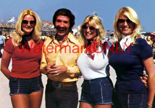 Linda Vaughn "Miss Hurst Golden Shifter" Marty Robbins & "Hurstettes ...