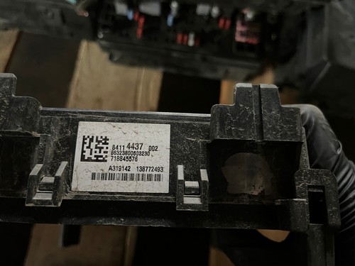 OEM 15-20 ESCALADE SUBURBAN TAHOE YUKON FUSE BOX MODULE 718845576 ...