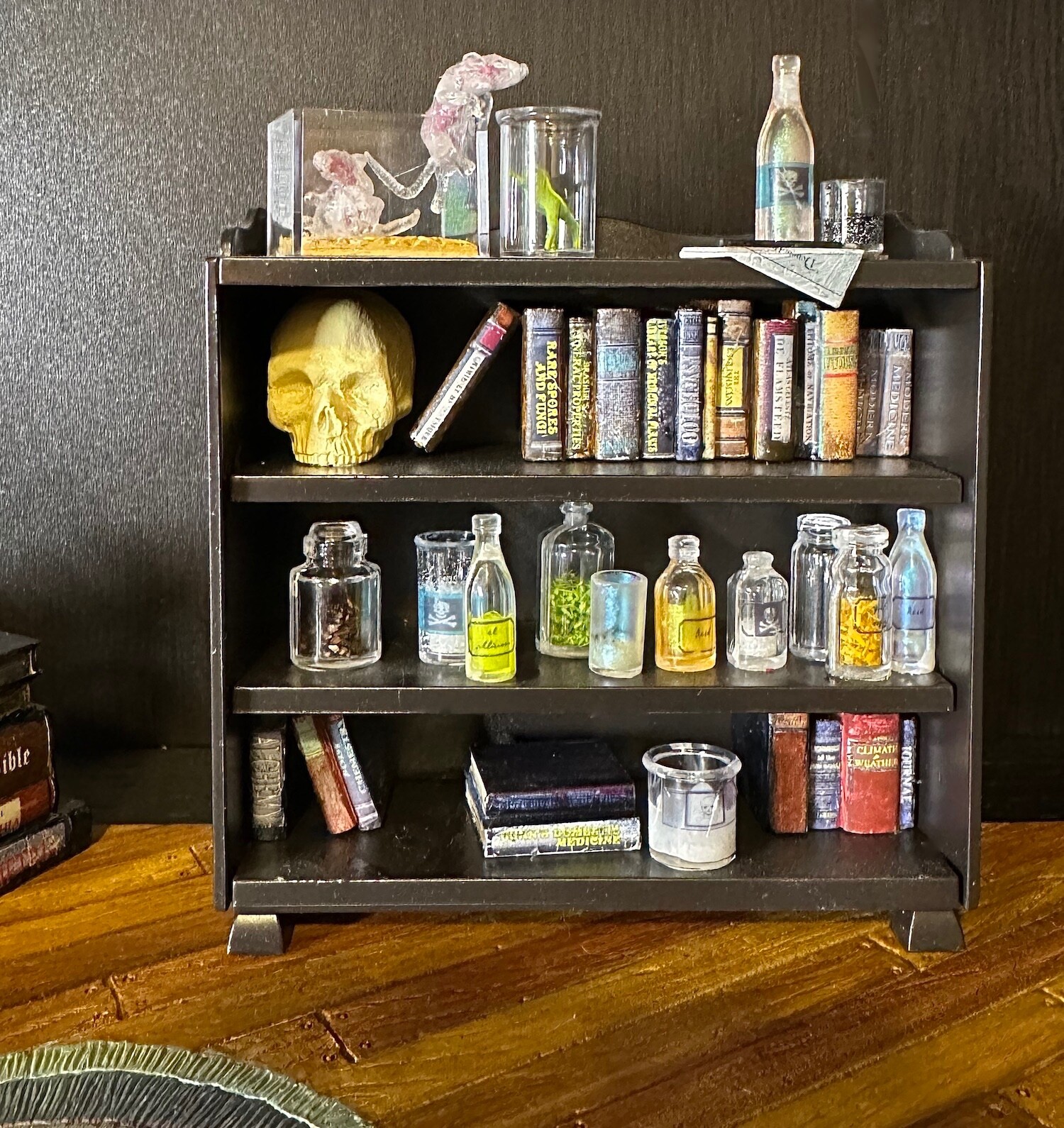 Moebius Invisible Man Model Kit Built Painted & Decals Complete 2008 1/ ...