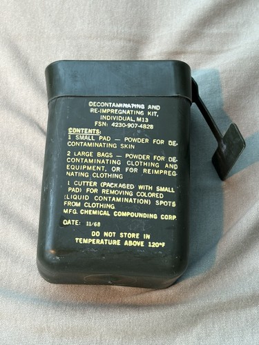 M13 Individual Decontaminating Kit 1960’s 1970’s M17 M17A1 Gas Mask ...