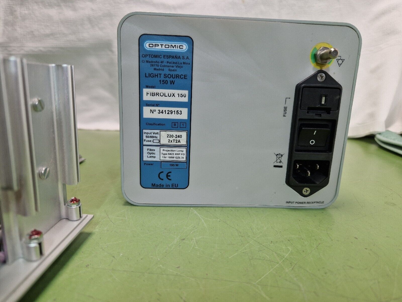 Source de lumière Optomic Fibrolux 150 pour microscope. uniquement pour ...