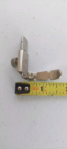 SINGER 121877 Complete Zipper Foot-Sewing Machine Attachment Part ...