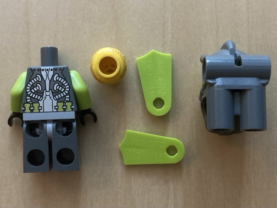 Lego ATLANTIS Lance Spears with Flippers DIVER 4 MINIFIGURE atl006 ...