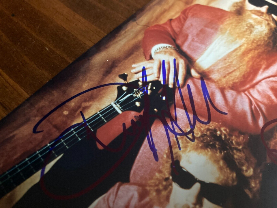 ZZ Top Band Signatures Signed by all 3 Dusty Hill, Billy Gibbons, Frank ...