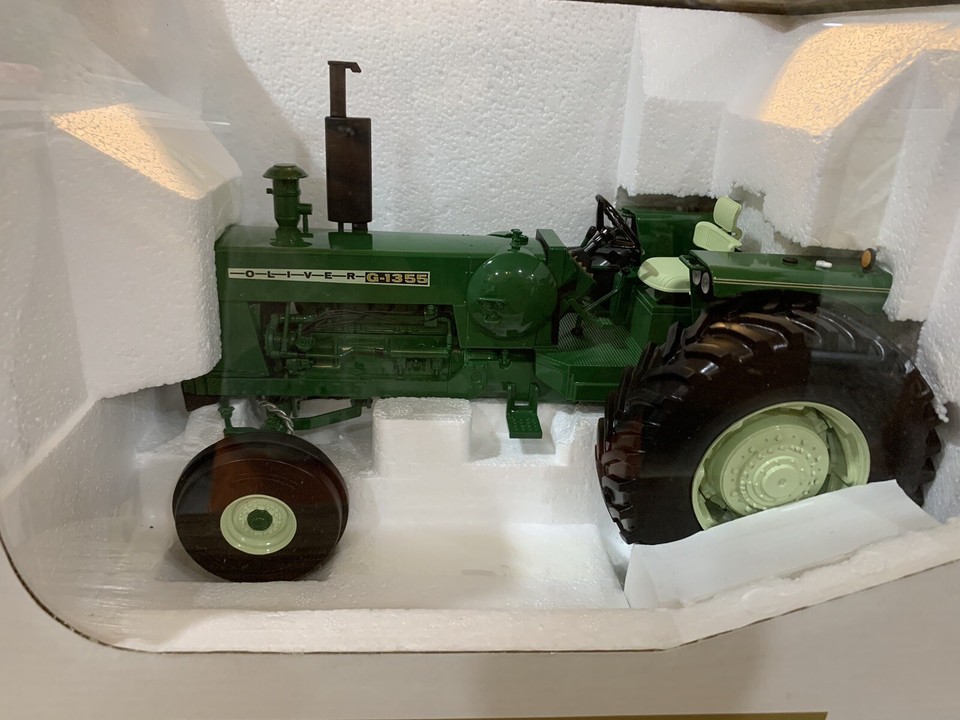 SpecCast Oliver G-1355 Highly Detailed LP Gas Wide Front Tractor 1/16 ...