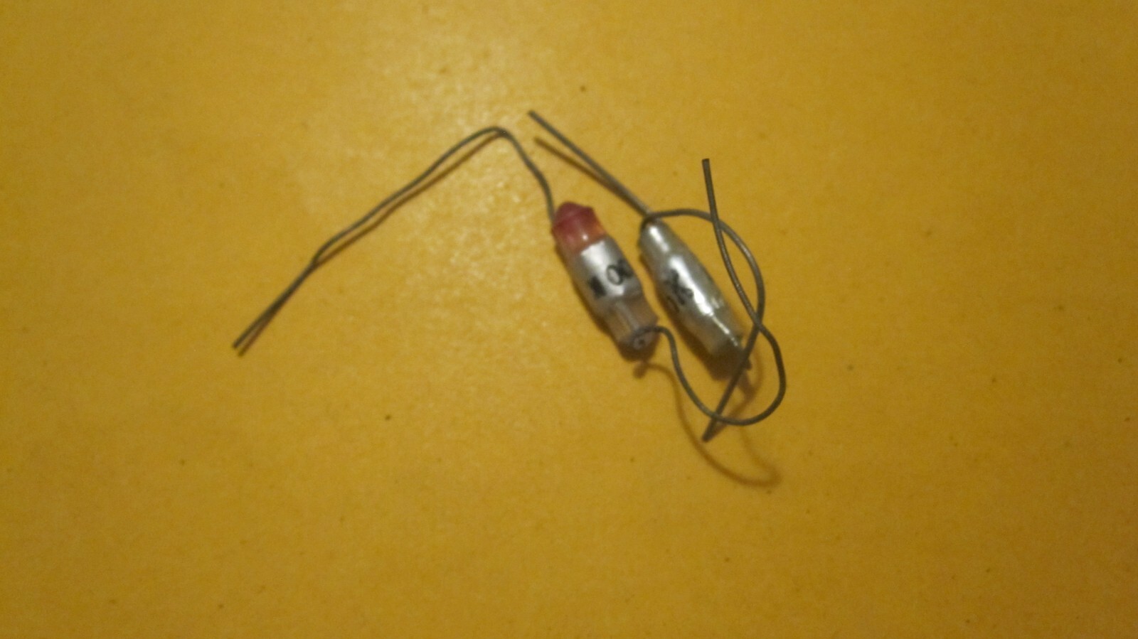 2PCS POLIESTER STYROFLEX POLYSTYROL CAPACITOR (100pF) 25V ±5 % | eBay