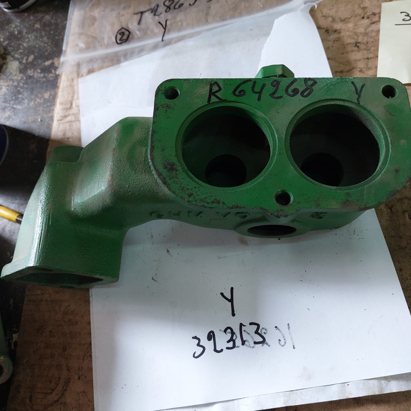 USED TRACTOR PARTS John Deere R64268 Housing CD30290DF, 300D, 2955 ...