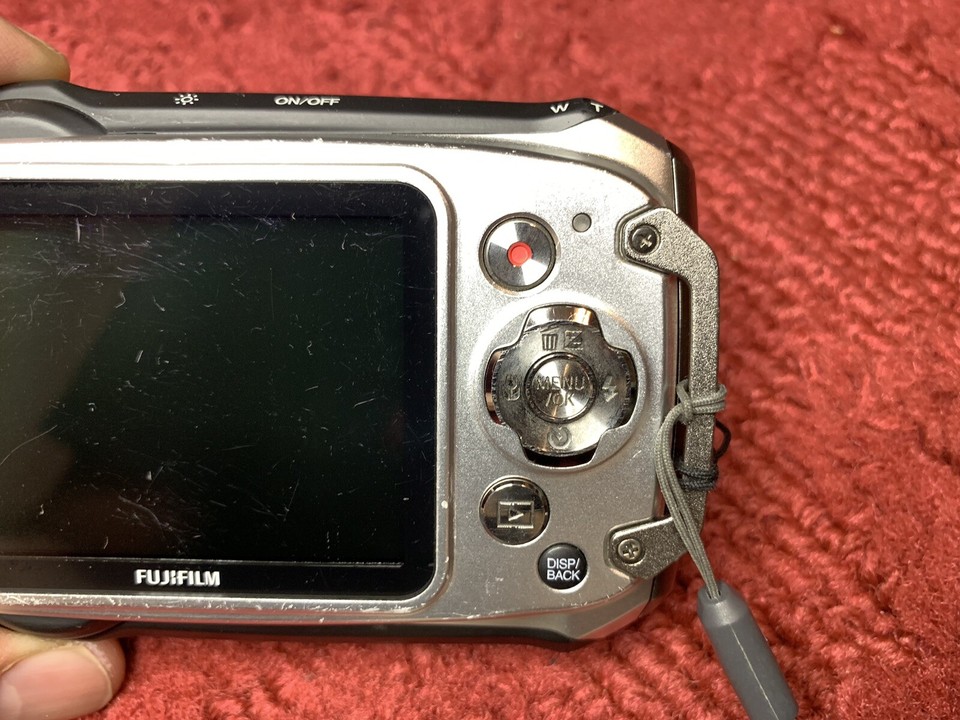 Fujifilm FinePix XP100 Waterproof Digital Camera Silver Tested NO ...