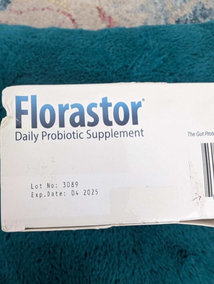 Florastor 250 mg Daily Probiotic Supplement - 100 Vegetarian Capsules ...