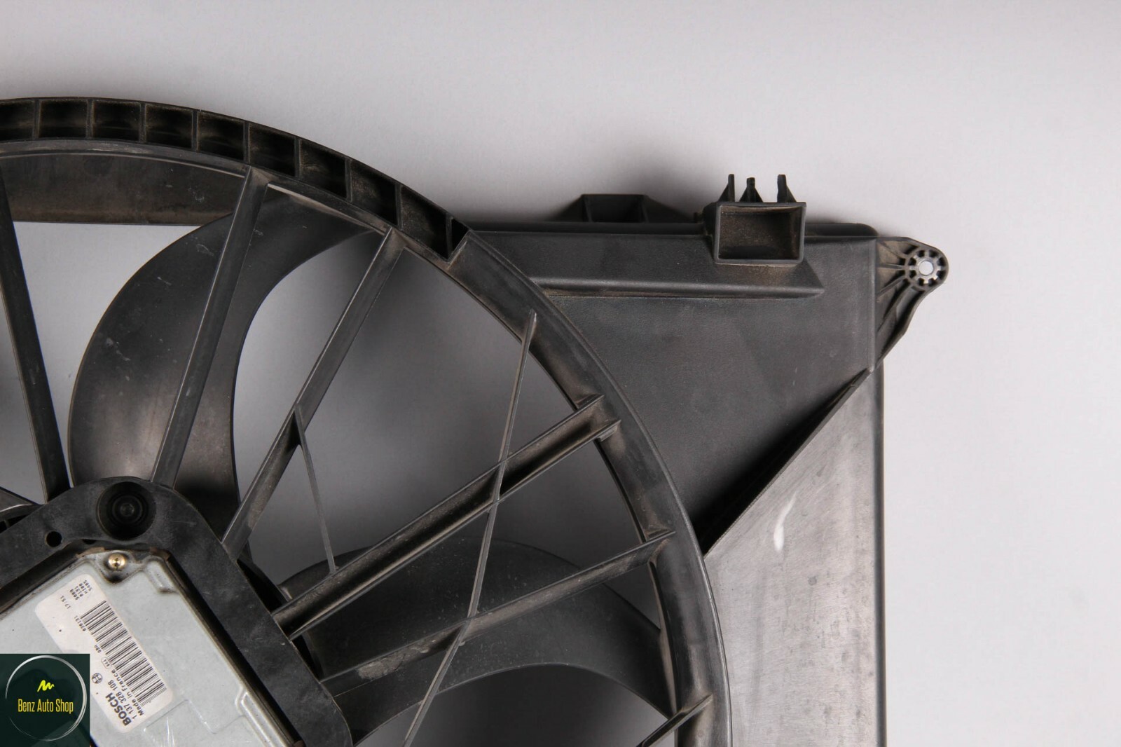 03-08 Mercedes R230 SL550 SL500 Engine Motor Cooling Radiator Fan ...