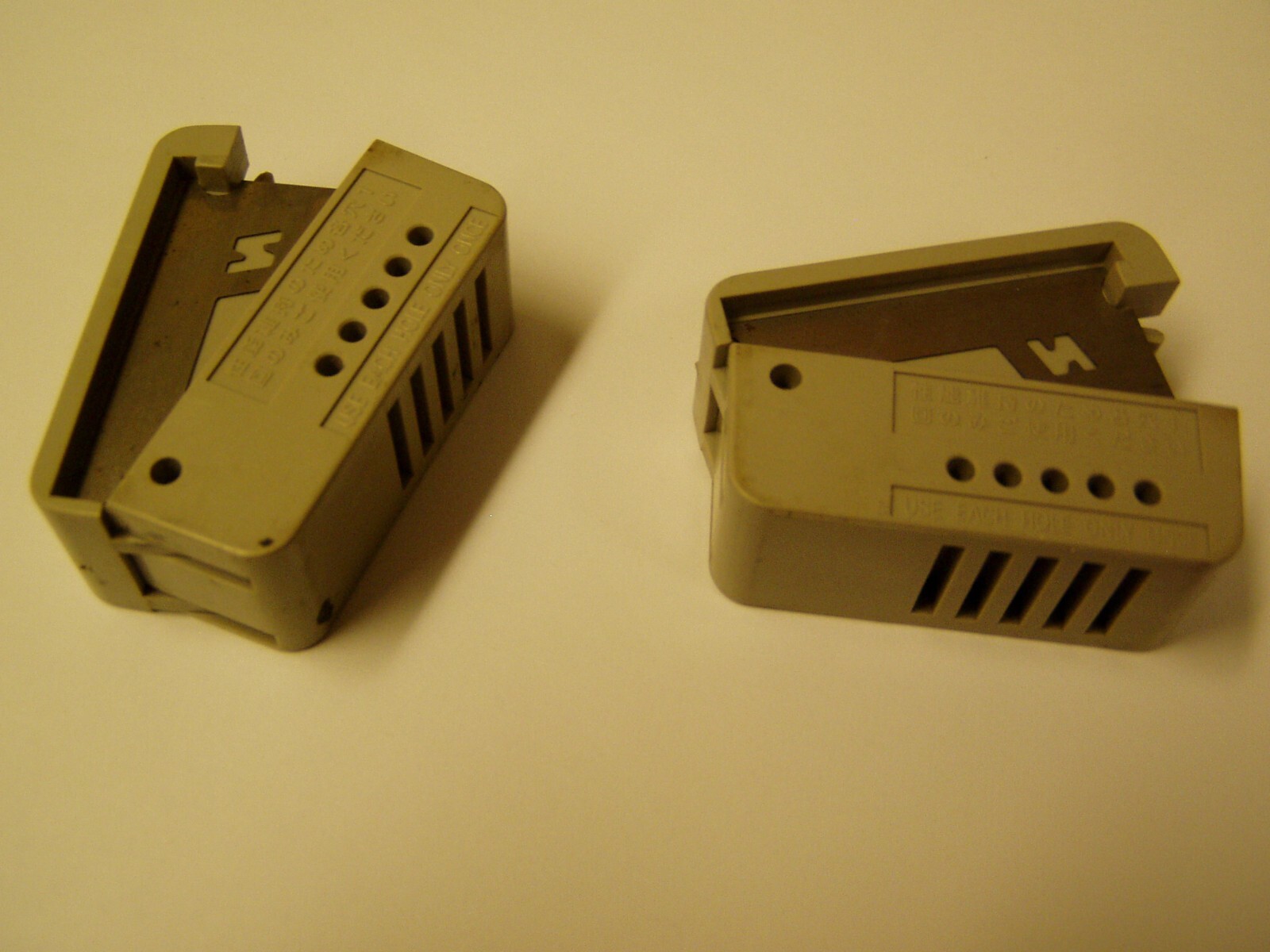 Lot of two (2) Omron 5-hole E39-F4 fiber-optic cable cutter optical ...