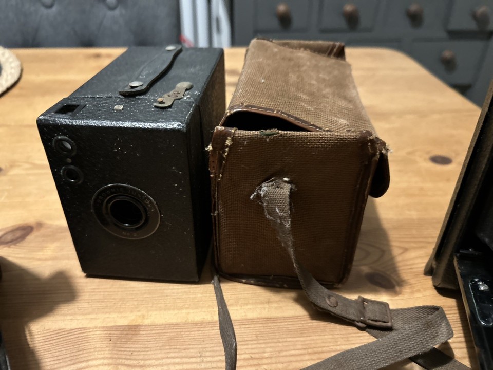 Job Lot Of Vintage Cameras. Look To Be In Good Condition But Untested ...