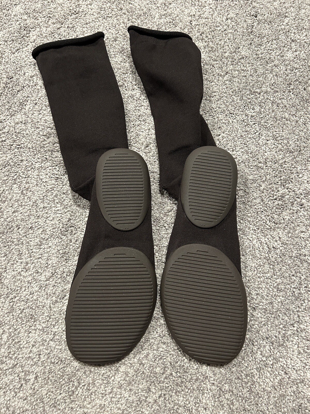 Size 2 - Yeezy Pod Black - YZYPODBLK | eBay