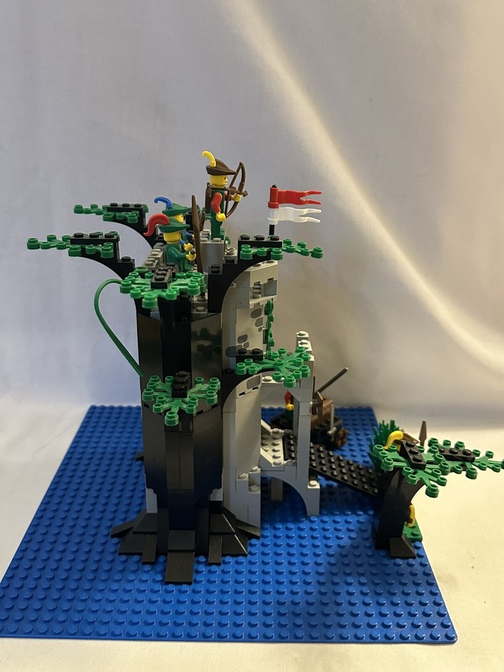 Lego Forestmen 6077 Forestmen's River Fortress 100% complete w ...