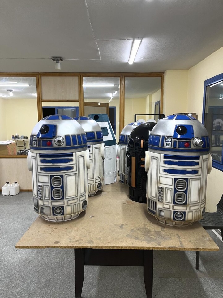 Custom R2-D2 Life Size Statue - Fully Finished Statue with Light ...