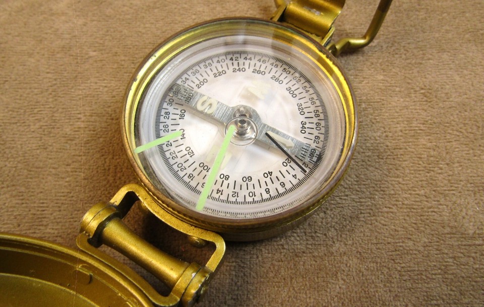 VINTAGE LENSATIC LIQUID FILLED COMPASS GOLD TONED - JAPAN | eBay