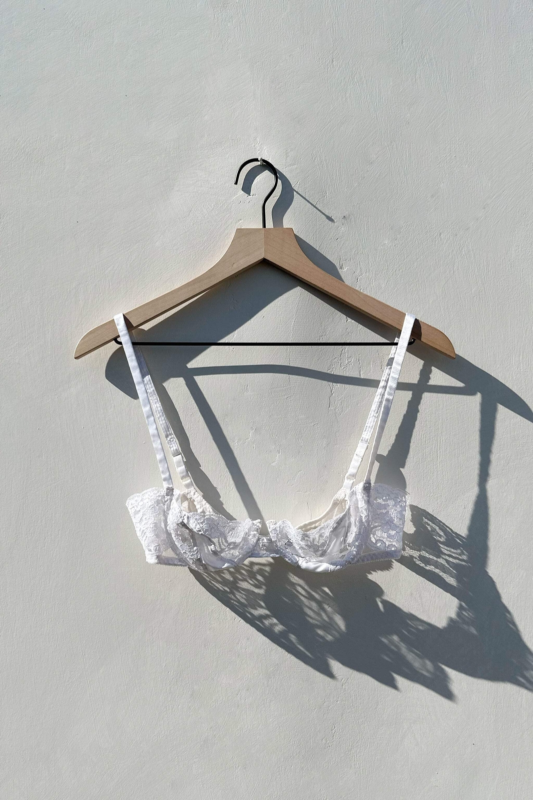 Christian Dior Intimates, White Lace Bra, 90s, 34B, V… - Gem