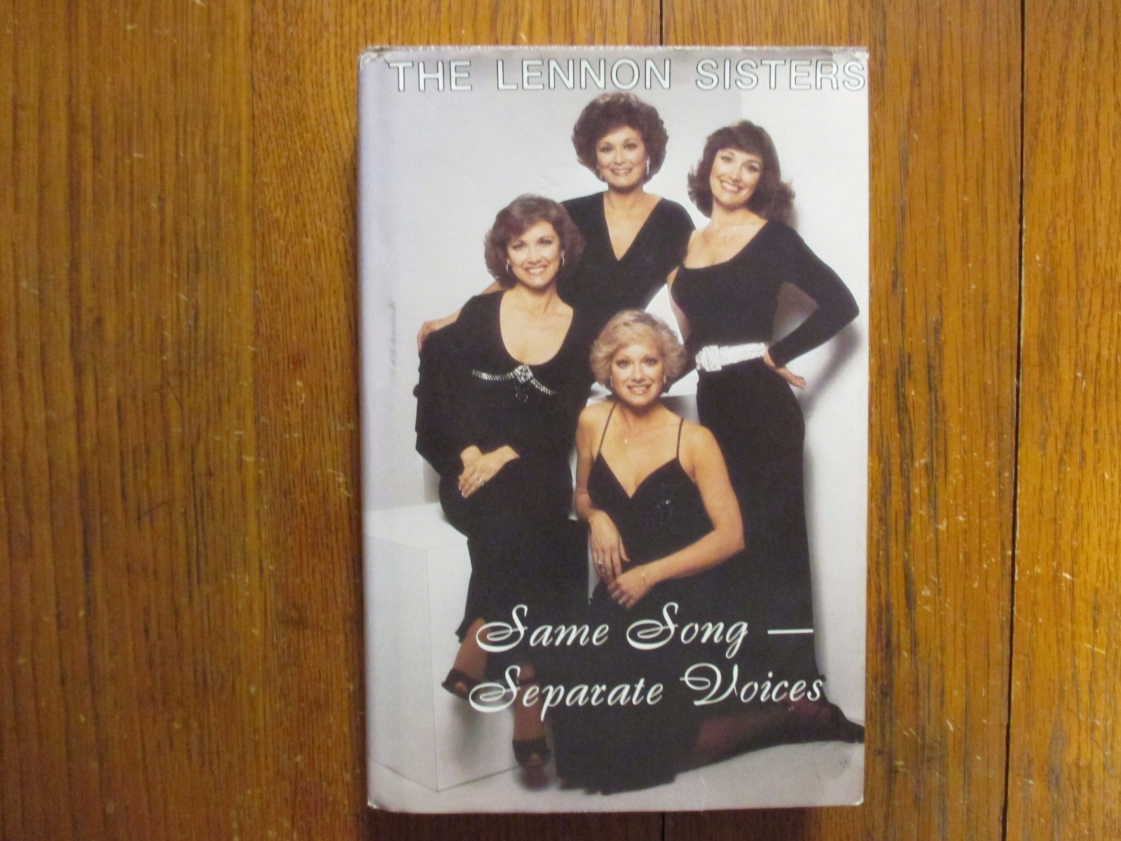 THE LENNON SISTERS Signed Book(JANET LENNON/KATHY LENNON/PEGGY LENNON ...