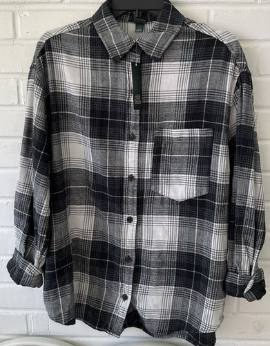 Ladies Black & White Plaid Flannel Button Shirt Pockets Wild Fable Size ...