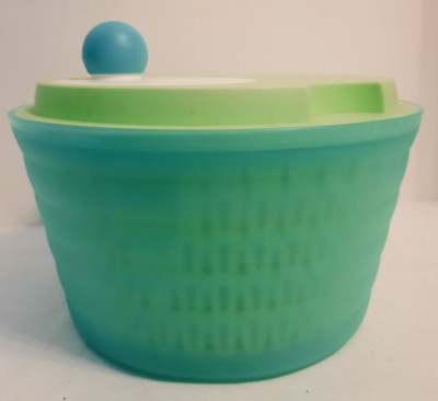 TUPPERWARE VINTAGE SALAD SPINNER PRE-OWNED. | eBay