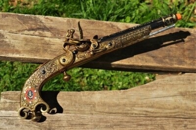 1760 Scottish Flintlock Pistol Replica - Revolutionary War - Assassin's ...
