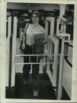 1976 Press Photo Barbara Lasher at State University of New York, Albany ...