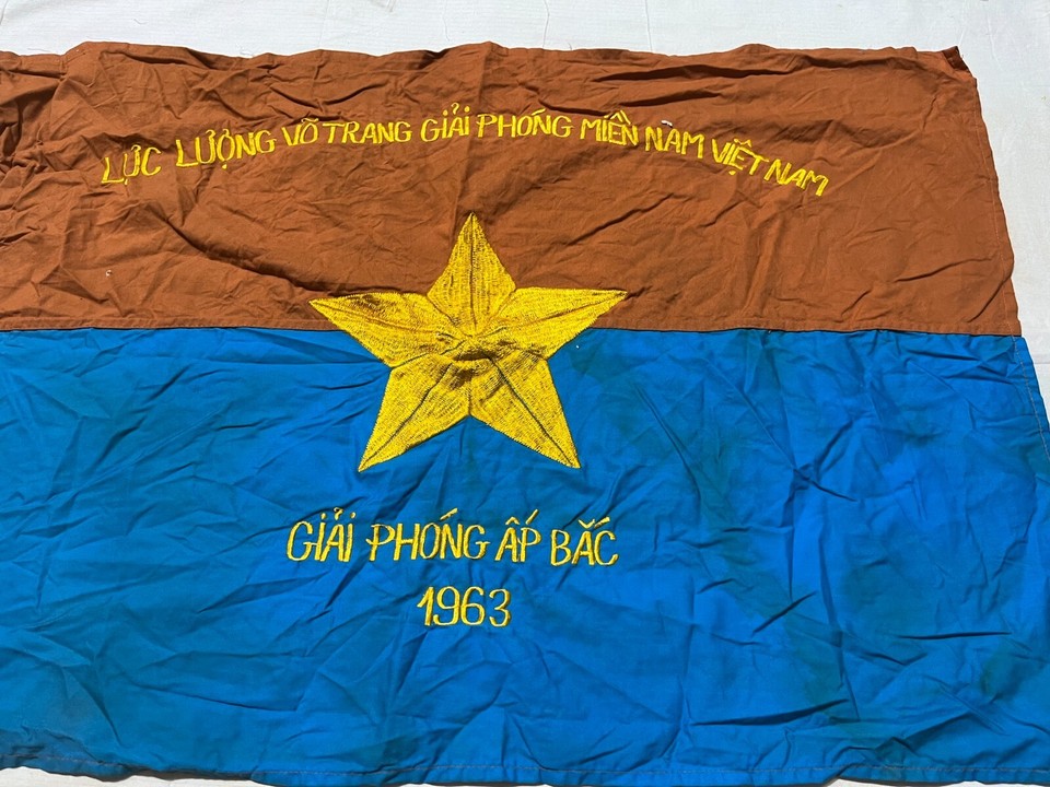 flag , vietcong nva nlf north vn army flag victory in AP BAC 1963 ...