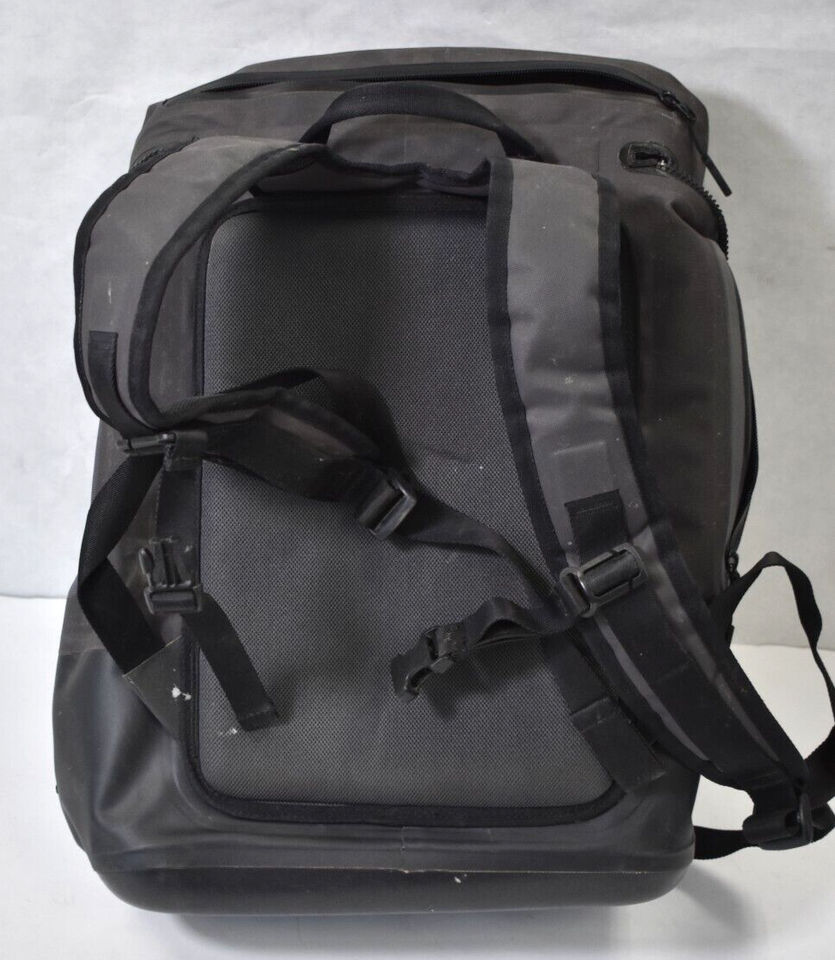 Hydro Flask Genuine Cooler Backpack Bag Dark Gray Day Escape 20L Soft ...