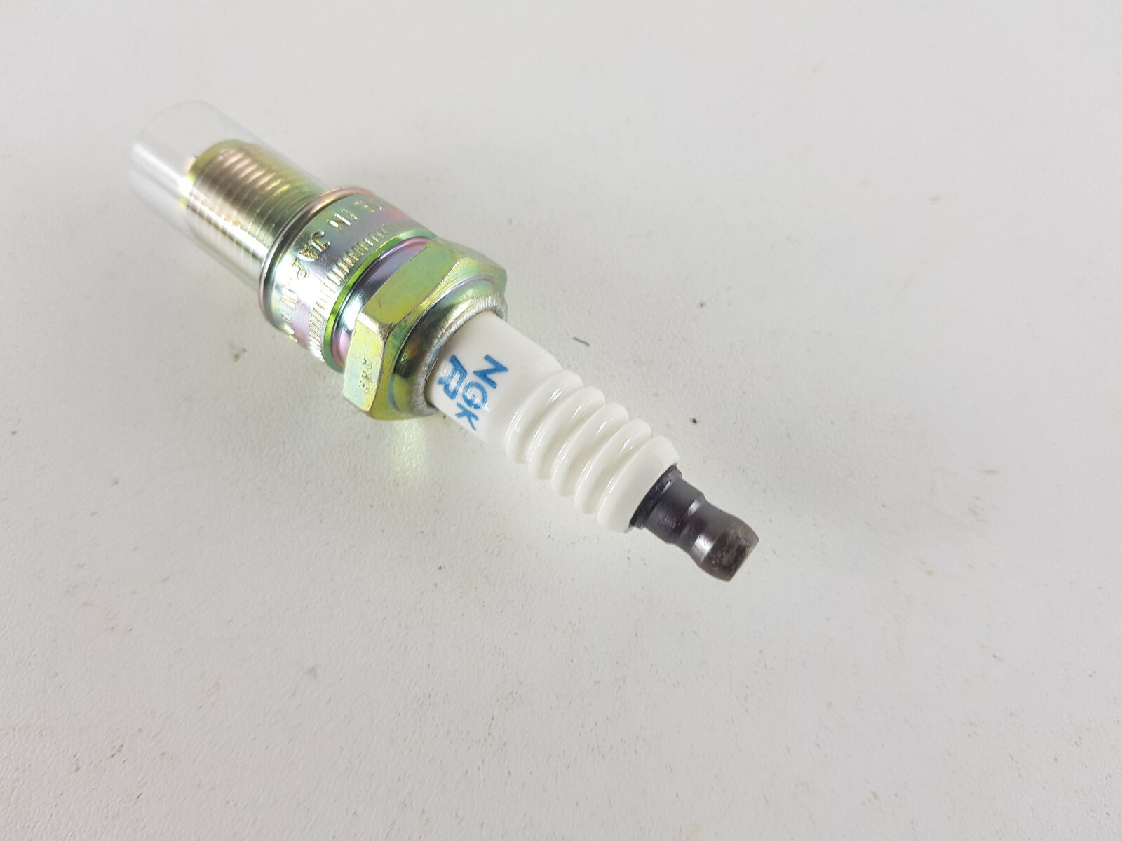 Nissan 430 (200C-220C-280C) 80-84 L28 engine spark plug set of 4 nos x ...