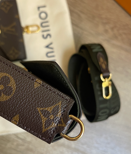 LOUIS VUITTON Felicie Strap & Go Pochette Monogram Canvas Shoulder Bag ...