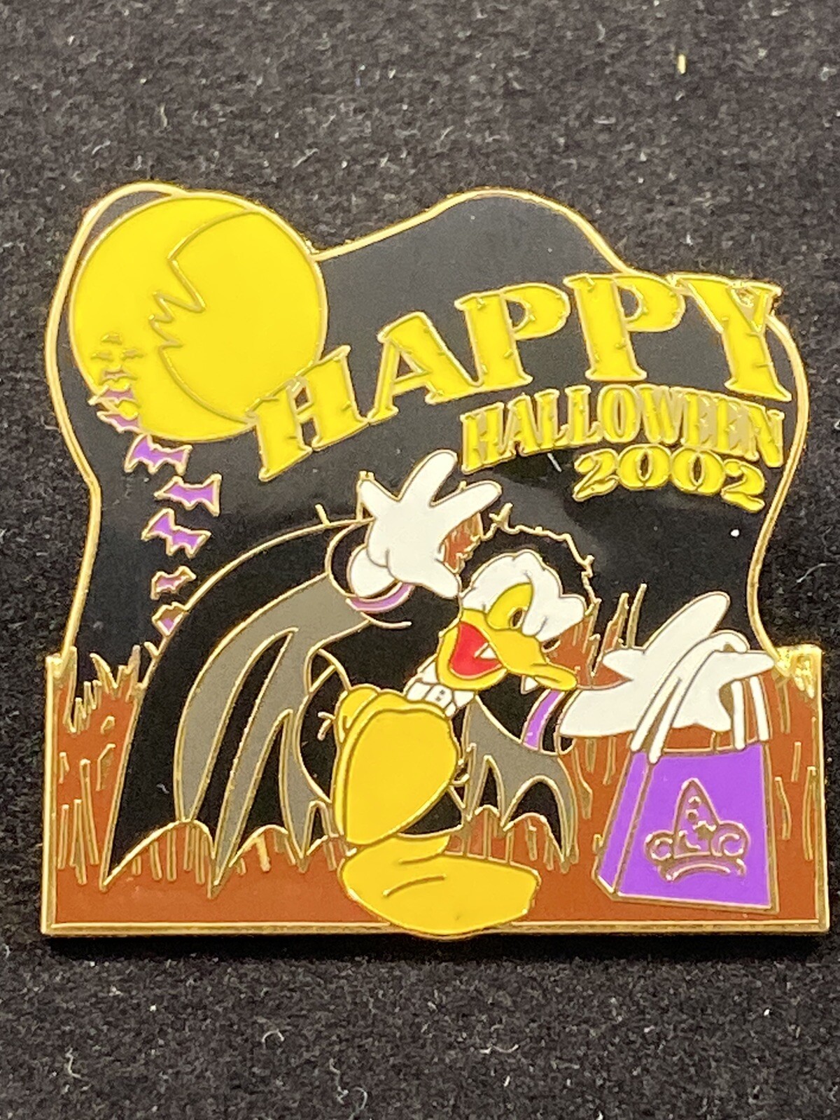 Disney Pin - Happy Halloween 2002 - Donald Duck - Vampire Trick Treat ...