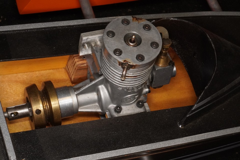 Custom Model RC Outrigger Hydroplane w/ Gas Super Tigre 40 Engine ...