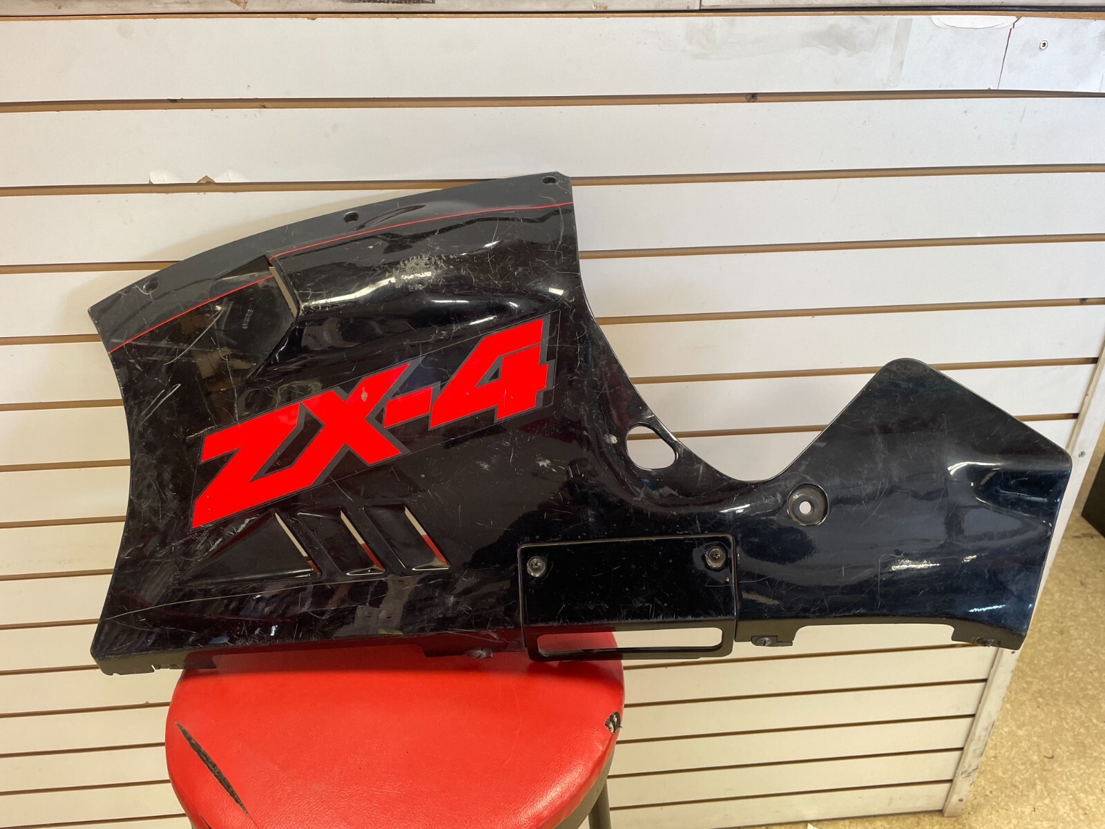 1988 KAWASAKI ZX400 /ZX-4 LEFT/FAIRING/COWLING SOME SCUFFS, SCRATCHES ...
