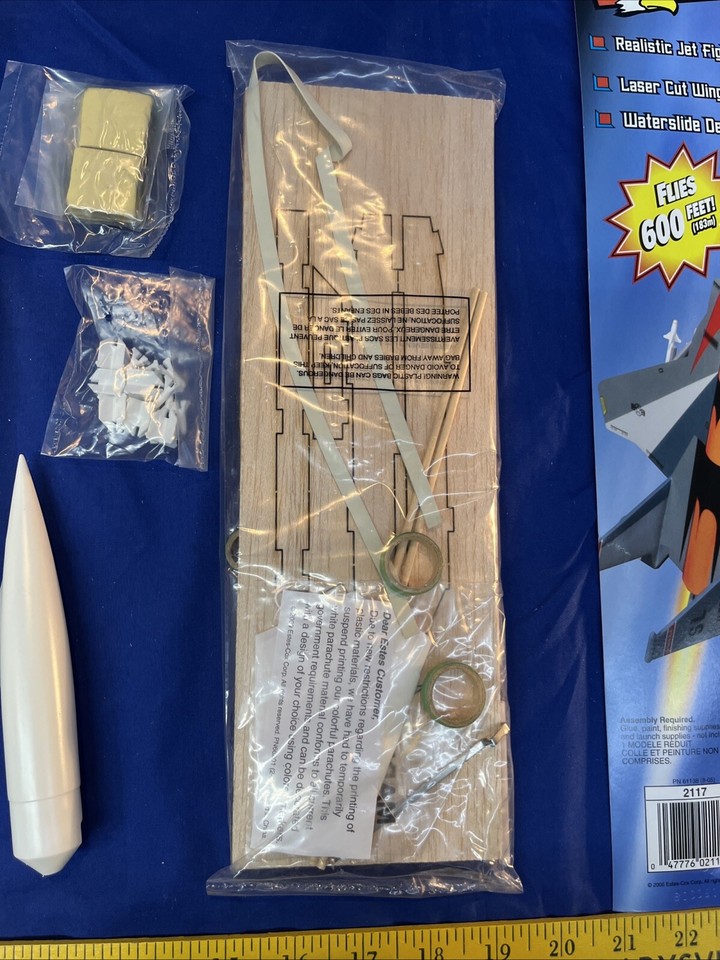 ESTES 2117 Screaming Eagle Flying Model Rocket Kit Vintage 2009 Skill ...
