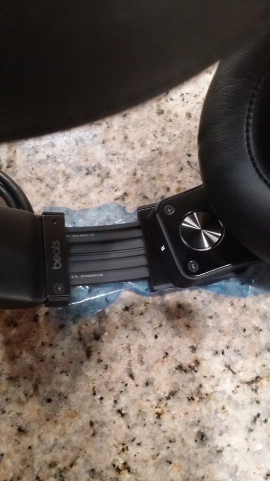 Apple Beats by Dr. Dre Pro Beats Over the Ear Headphones -Black Color ...