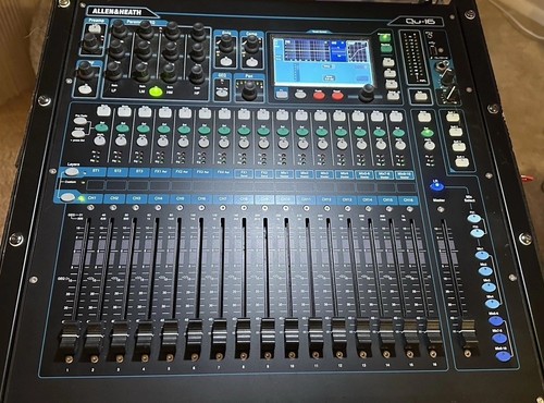 Allen & Heath Qu-16 Digital Mixer super clean with heavy duty case and ...