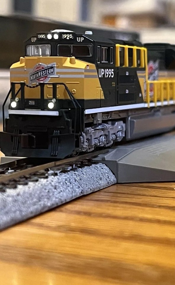 Kato N Scale SD70ACe CNW Locomotive W/Dcc | eBay