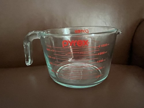PYREX 4 Cup Measuring Cup Tinted Glass Red Letters Numbers Open Handle ...