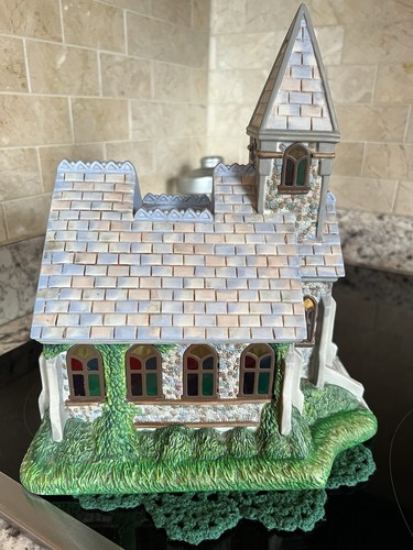 Partylite Olde World Village The Church tea light house. Very pretty ...