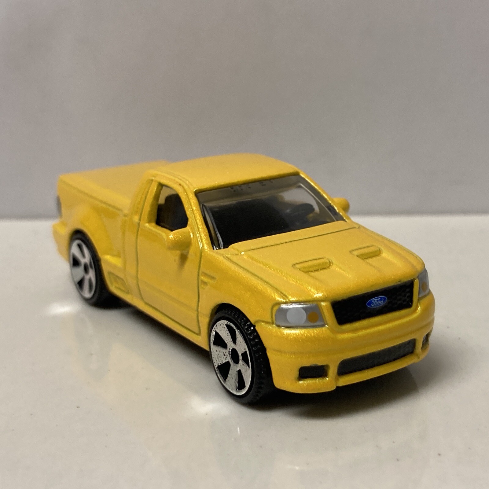 2004-2008 Ford F-150 SVT Lightning Collectible 1/64 Scale Diecast ...