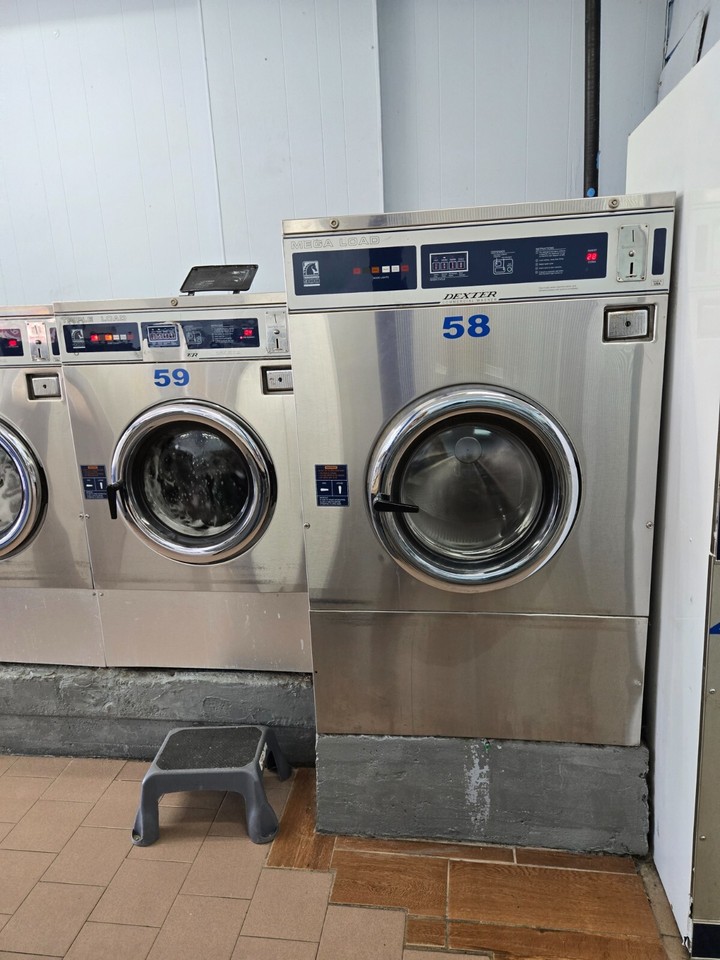 Dexter Commercial Coin Laundry maxi 40 lb. and mega 60 lb. Washing ...
