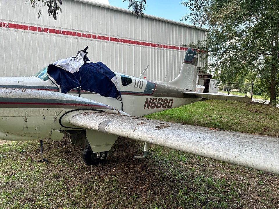 1960 BEECH B95 TRAVEL AIR COMPLETE AIRFRAME, 6649 TT,, GEAR UP LANDING, CHEAP!! | eBay