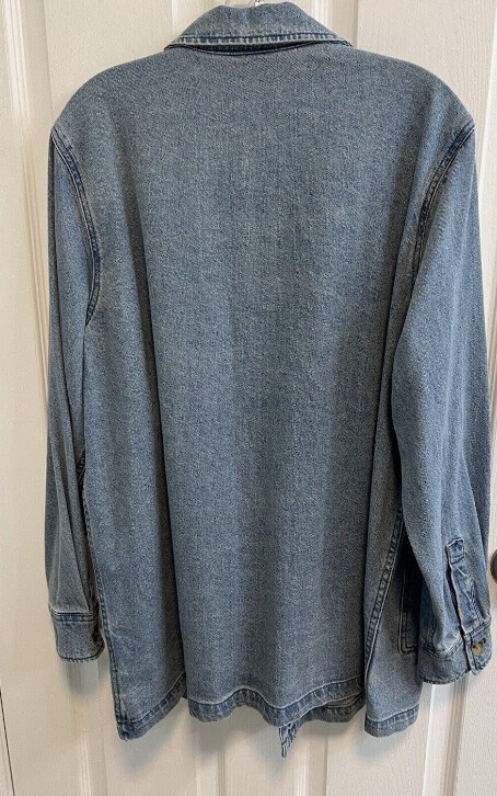 Universal Thread Women's Jean Jacket Pockets Button Up Light Wash New ...