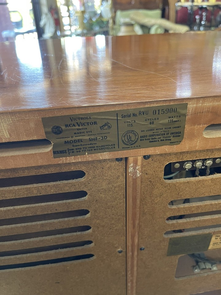 Rare -RCA Victor High Fidelity model SHF-3d Stereo radio, and record ...